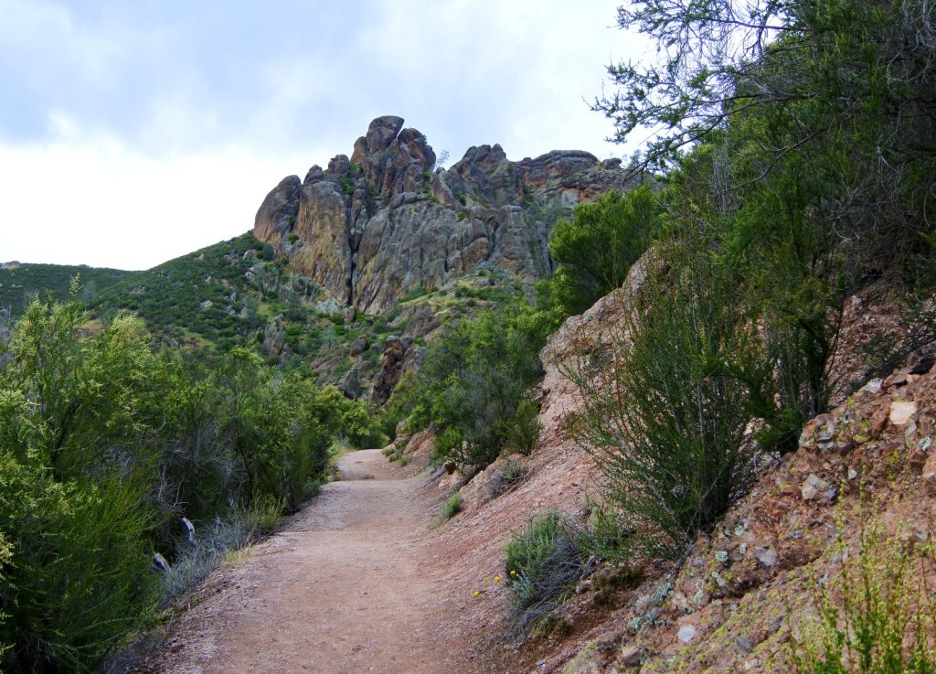 Hiking Pinnacles National Park – Weekend Campervanning